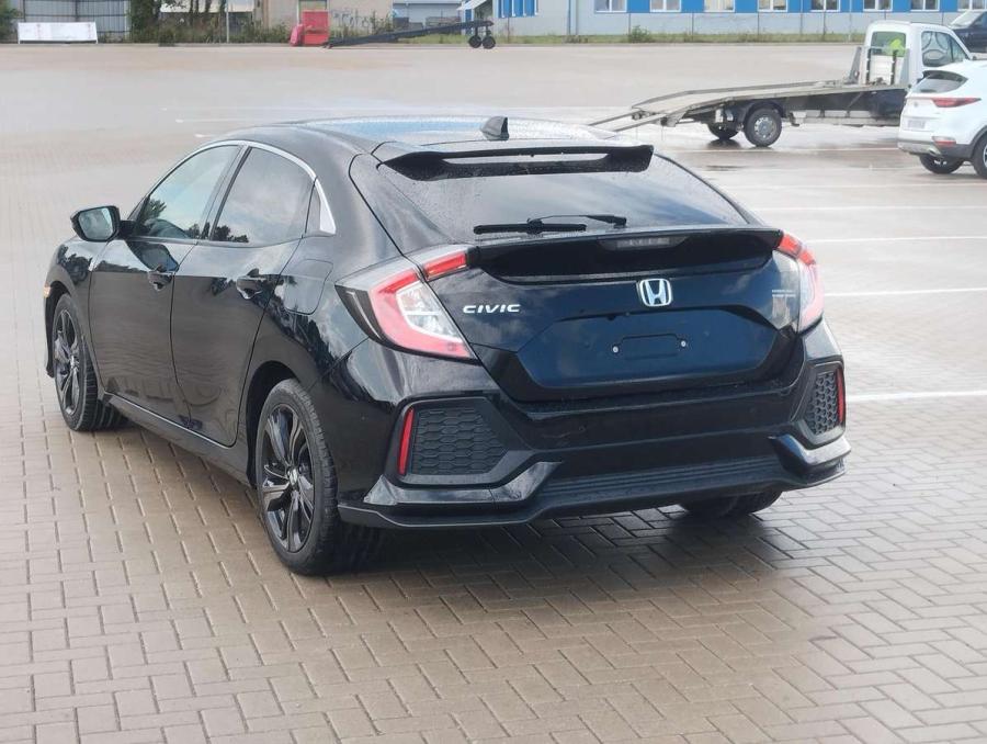 Melns Honda Civic 2018 Tauragė, ar dzinēja tilpumu 0.99 L un nobraukumu 128 tūkst. km par 9200 €, foto 5 vietnē AUTOMOTO.COM.LV