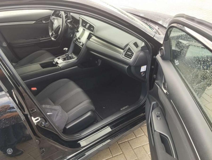 Melns Honda Civic 2018 Tauragė, ar dzinēja tilpumu 0.99 L un nobraukumu 128 tūkst. km par 9200 €, foto 7 vietnē AUTOMOTO.COM.LV