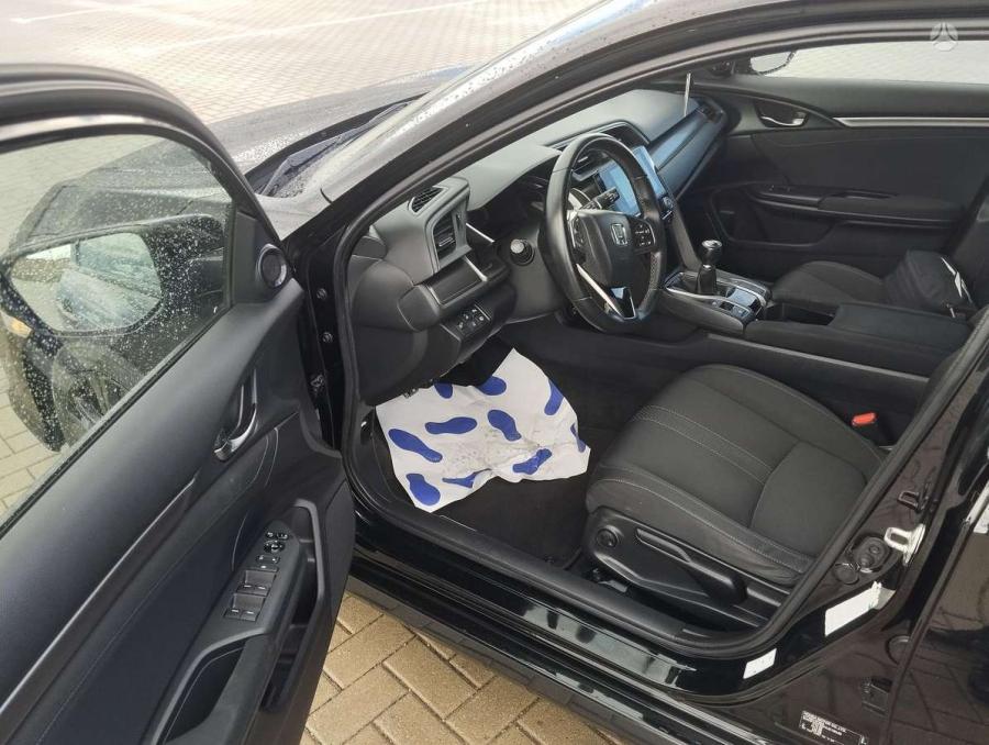 Melns Honda Civic 2018 Tauragė, ar dzinēja tilpumu 0.99 L un nobraukumu 128 tūkst. km par 9200 €, foto 12 vietnē AUTOMOTO.COM.LV