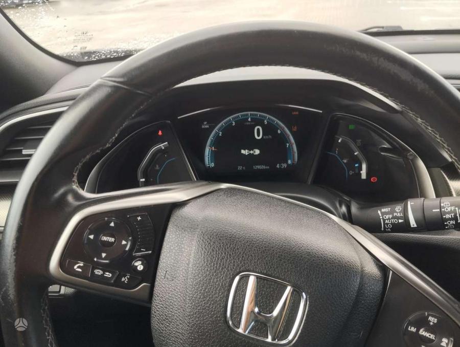 Melns Honda Civic 2018 Tauragė, ar dzinēja tilpumu 0.99 L un nobraukumu 128 tūkst. km par 9200 €, foto 14 vietnē AUTOMOTO.COM.LV