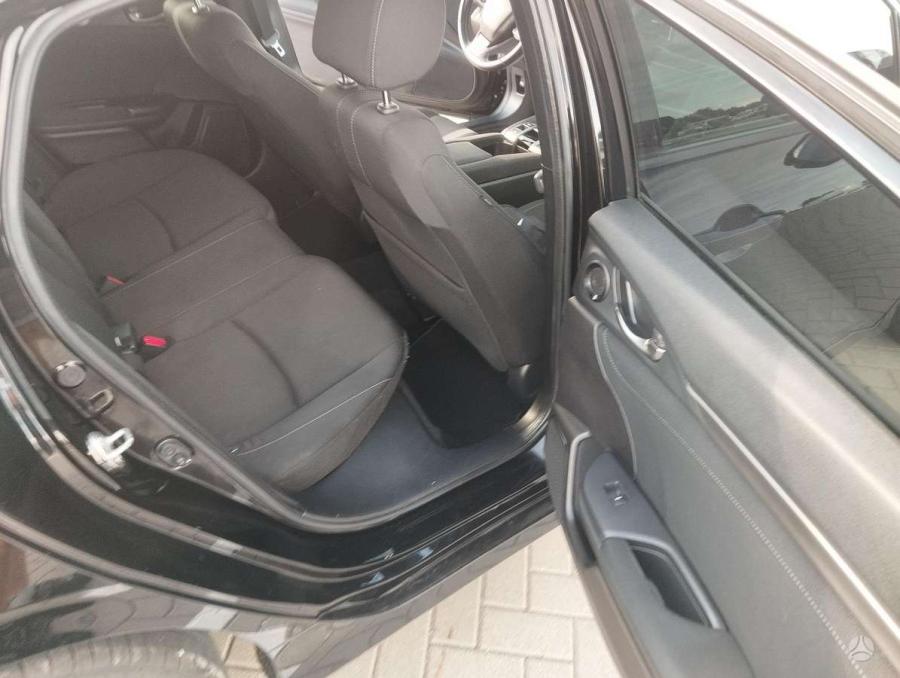 Melns Honda Civic 2018 Tauragė, ar dzinēja tilpumu 0.99 L un nobraukumu 128 tūkst. km par 8500 €, foto 8 vietnē AUTOMOTO.COM.LV