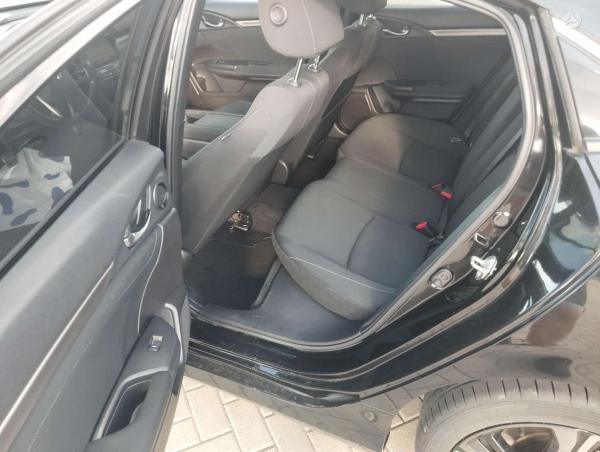 Melns Honda Civic 2018 Tauragė, ar dzinēja tilpumu 0.99 L un nobraukumu 128 tūkst. km par 8500 €, foto 10 vietnē AUTOMOTO.COM.LV