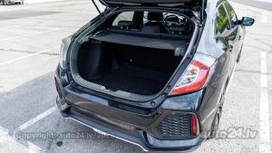 Black Honda Civic 2018 in Tallinn, with an engine capacity of 1.60 L and mileage of 208 thousand km for 13999 €, photo 8 on AUTOMOTO.COM.LV