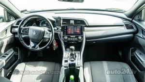 Black Honda Civic 2018 in Tallinn, with an engine capacity of 1.60 L and mileage of 208 thousand km for 13999 €, photo 11 on AUTOMOTO.COM.LV
