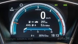 Black Honda Civic 2018 in Tallinn, with an engine capacity of 1.60 L and mileage of 208 thousand km for 13999 €, photo 12 on AUTOMOTO.COM.LV