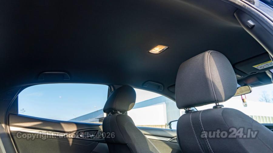 Black Honda Civic 2018 in Tallinn, with an engine capacity of 1.60 L and mileage of 208 thousand km for 13999 €, photo 13 on AUTOMOTO.COM.LV