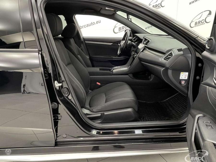 Black Honda Civic 2018 in Vilnius, with an engine capacity of 1.60 L and mileage of 190 thousand km for 10900 €, photo 6 on AUTOMOTO.COM.LV