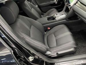 Black Honda Civic 2018 in Vilnius, with an engine capacity of 1.60 L and mileage of 190 thousand km for 10900 €, photo 7 on AUTOMOTO.COM.LV