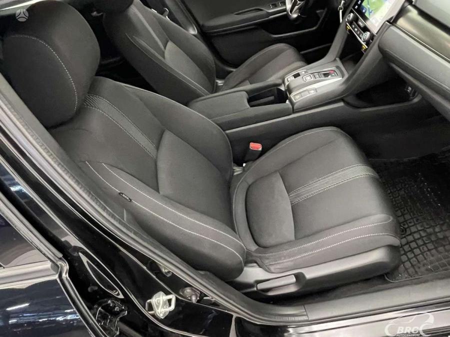 Black Honda Civic 2018 in Vilnius, with an engine capacity of 1.60 L and mileage of 190 thousand km for 10900 €, photo 7 on AUTOMOTO.COM.LV