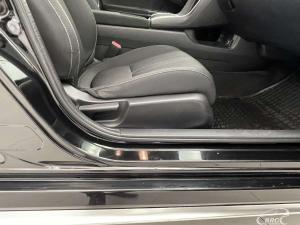 Black Honda Civic 2018 in Vilnius, with an engine capacity of 1.60 L and mileage of 190 thousand km for 10900 €, photo 8 on AUTOMOTO.COM.LV