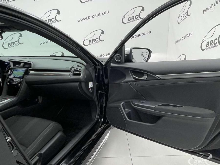 Black Honda Civic 2018 in Vilnius, with an engine capacity of 1.60 L and mileage of 190 thousand km for 10900 €, photo 10 on AUTOMOTO.COM.LV