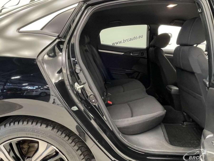 Black Honda Civic 2018 in Vilnius, with an engine capacity of 1.60 L and mileage of 190 thousand km for 10900 €, photo 11 on AUTOMOTO.COM.LV