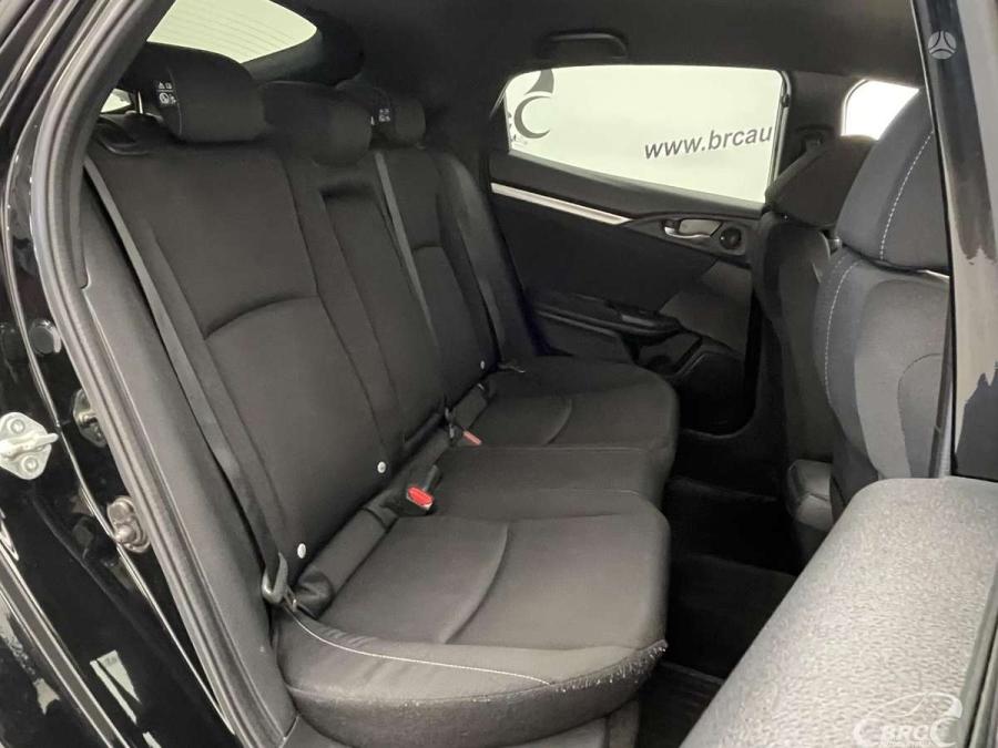 Black Honda Civic 2018 in Vilnius, with an engine capacity of 1.60 L and mileage of 190 thousand km for 10900 €, photo 13 on AUTOMOTO.COM.LV