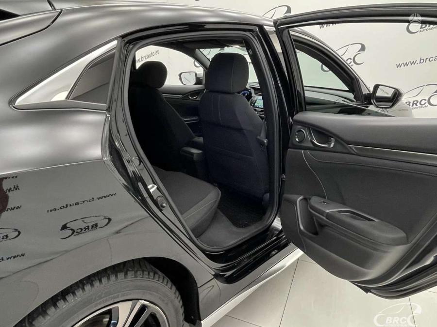 Black Honda Civic 2018 in Vilnius, with an engine capacity of 1.60 L and mileage of 190 thousand km for 10900 €, photo 14 on AUTOMOTO.COM.LV