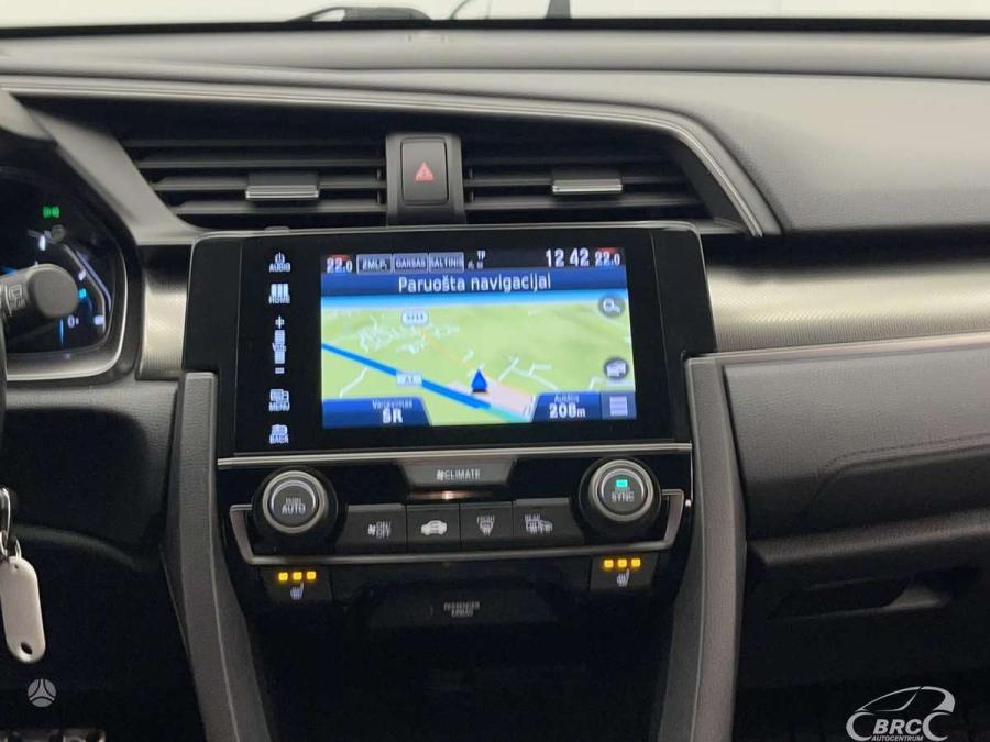 Black Honda Civic 2018 in Vilnius, with an engine capacity of 1.60 L and mileage of 190 thousand km for 10900 €, photo 17 on AUTOMOTO.COM.LV