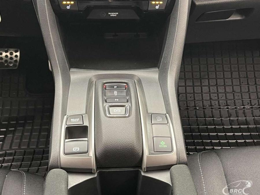 Black Honda Civic 2018 in Vilnius, with an engine capacity of 1.60 L and mileage of 190 thousand km for 10900 €, photo 18 on AUTOMOTO.COM.LV