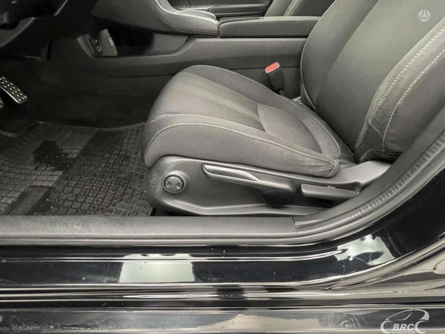 Black Honda Civic 2018 in Vilnius, with an engine capacity of 1.60 L and mileage of 190 thousand km for 10900 €, photo 22 on AUTOMOTO.COM.LV