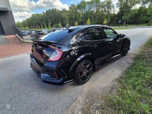 Melns Honda Civic 2021 Alīta, ar dzinēja tilpumu 2.00 L un nobraukumu 73 tūkst. km par 23500 €, foto 5 vietnē AUTOMOTO.COM.LV