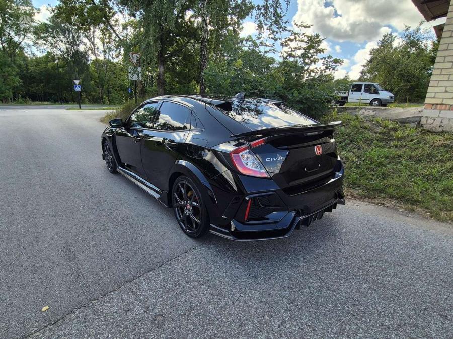 Melns Honda Civic 2021 Alīta, ar dzinēja tilpumu 2.00 L un nobraukumu 73 tūkst. km par 23500 €, foto 6 vietnē AUTOMOTO.COM.LV