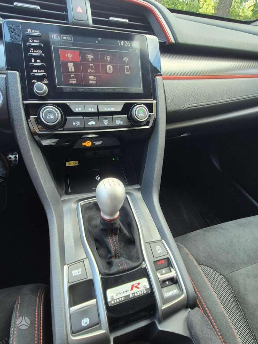 Melns Honda Civic 2021 Alīta, ar dzinēja tilpumu 2.00 L un nobraukumu 73 tūkst. km par 23500 €, foto 10 vietnē AUTOMOTO.COM.LV