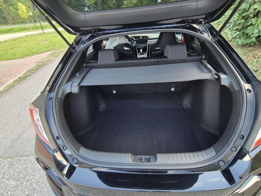 Melns Honda Civic 2021 Alīta, ar dzinēja tilpumu 2.00 L un nobraukumu 73 tūkst. km par 23500 €, foto 13 vietnē AUTOMOTO.COM.LV