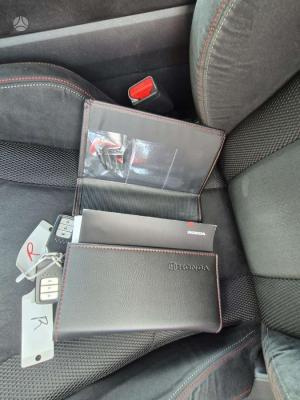 Melns Honda Civic 2021 Alīta, ar dzinēja tilpumu 2.00 L un nobraukumu 73 tūkst. km par 23500 €, foto 16 vietnē AUTOMOTO.COM.LV