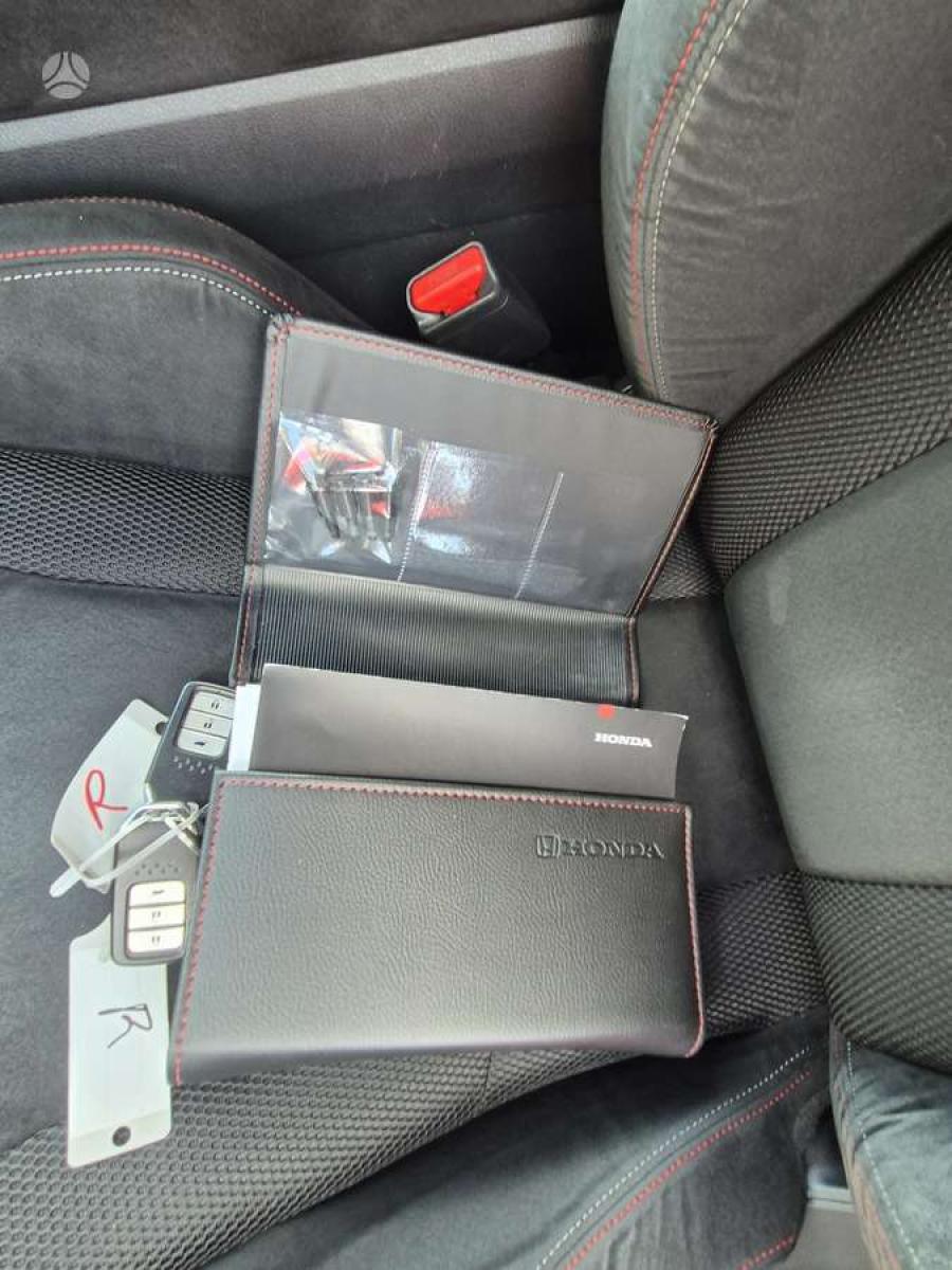 Melns Honda Civic 2021 Alīta, ar dzinēja tilpumu 2.00 L un nobraukumu 73 tūkst. km par 23500 €, foto 16 vietnē AUTOMOTO.COM.LV