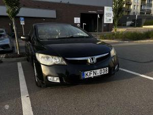 Melns Honda Civic 2008 Viļņa, ar dzinēja tilpumu 1.72 L un nobraukumu 274 tūkst. km par 1600 €, foto 4 vietnē AUTOMOTO.COM.LV