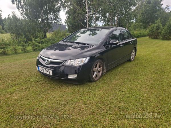 Black Honda Civic 2006 in Keila, with an engine capacity of 1.80 L and mileage of 300 thousand km for 899 €, photo 1 on AUTOMOTO.COM.LV