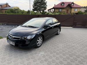 Melns Honda Civic 2006 Vievis, ar dzinēja tilpumu 1.80 L un nobraukumu 280 tūkst. km par 2350 €, foto 3 vietnē AUTOMOTO.COM.LV