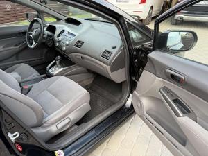 Melns Honda Civic 2006 Vievis, ar dzinēja tilpumu 1.80 L un nobraukumu 280 tūkst. km par 2350 €, foto 10 vietnē AUTOMOTO.COM.LV