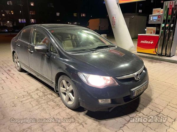 Black Honda Civic 2007 in Tallinn, with an engine capacity of 1.80 L and mileage of 307 thousand km for 999 €, photo 2 on AUTOMOTO.COM.LV