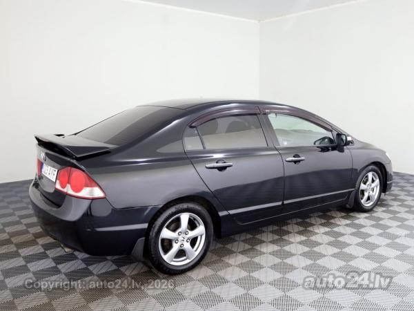 Melns Honda Civic 2007 Tallina, ar dzinēja tilpumu 1.80 L un nobraukumu 329 tūkst. km par 1599 €, foto 3 vietnē AUTOMOTO.COM.LV