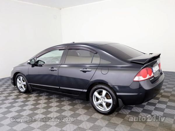 Melns Honda Civic 2007 Tallina, ar dzinēja tilpumu 1.80 L un nobraukumu 329 tūkst. km par 1599 €, foto 4 vietnē AUTOMOTO.COM.LV
