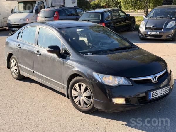 Черный Хонда Цивик 2007 в Рига, объемом двигателя 1.80 л и пробегом 270 тыс. км за 650 €, фото 2 на AUTOMOTO.COM.LV
