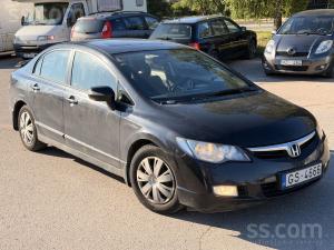 Black Honda Civic 2007 in Riga, with an engine capacity of 1.80 L and mileage of 280 thousand km for 600 €, photo 3 on AUTOMOTO.COM.LV