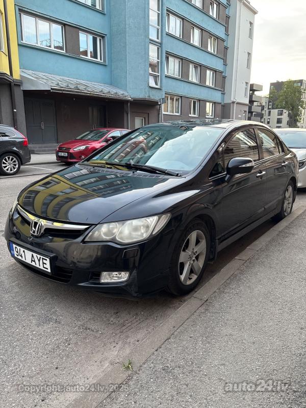 Melns Honda Civic 2007 Tallina, ar dzinēja tilpumu 1.80 L un nobraukumu 230 tūkst. km par 700 €, foto 8 vietnē AUTOMOTO.COM.LV