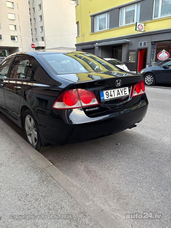 Melns Honda Civic 2007 Tallina, ar dzinēja tilpumu 1.80 L un nobraukumu 230 tūkst. km par 700 €, foto 9 vietnē AUTOMOTO.COM.LV