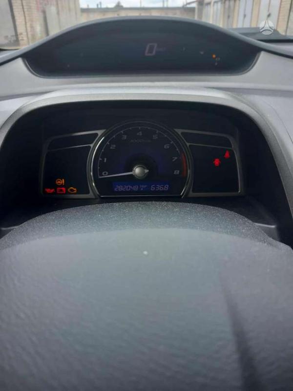 Черный Хонда Цивик 2007 в Юрбаркас, объемом двигателя 1.80 л и пробегом 282 тыс. км за 1000 €, фото 7 на AUTOMOTO.COM.LV
