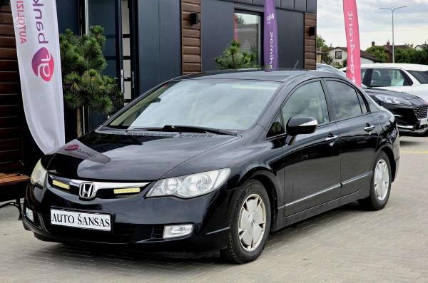 Black Honda Civic 2007 in Taurage, with an engine capacity of 1.30 L and mileage of 390 thousand km for 2600 €, photo 2 on AUTOMOTO.COM.LV