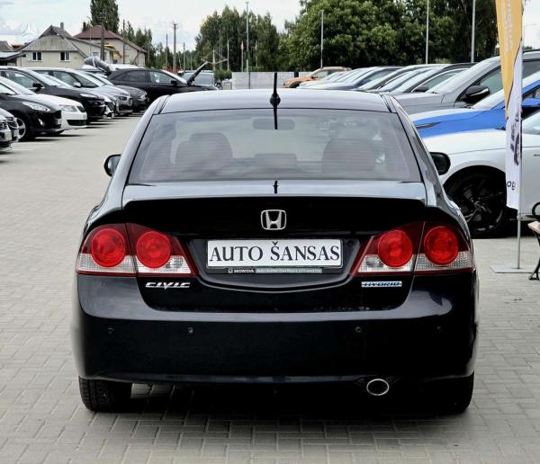 Black Honda Civic 2007 in Taurage, with an engine capacity of 1.30 L and mileage of 390 thousand km for 2600 €, photo 8 on AUTOMOTO.COM.LV