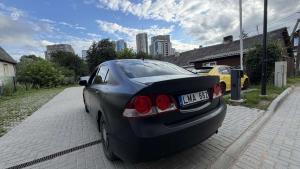 Black Honda Civic 2007 in Vilnius, with an engine capacity of 1.34 L and mileage of 251 thousand km for 1500 €, photo 14 on AUTOMOTO.COM.LV