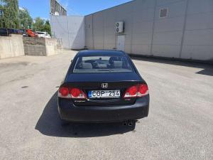 Melns Honda Civic 2007 Viļņa, ar dzinēja tilpumu 1.80 L un nobraukumu 210 tūkst. km par 2100 €, foto 6 vietnē AUTOMOTO.COM.LV