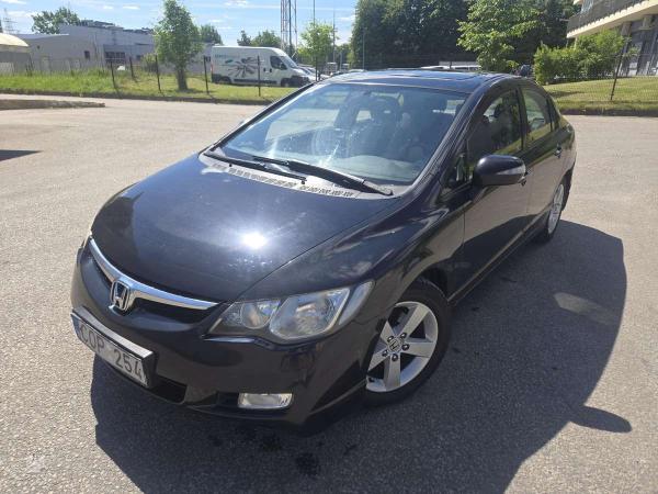Melns Honda Civic 2007 Viļņa, ar dzinēja tilpumu 1.80 L un nobraukumu 210 tūkst. km par 2100 €, foto 10 vietnē AUTOMOTO.COM.LV