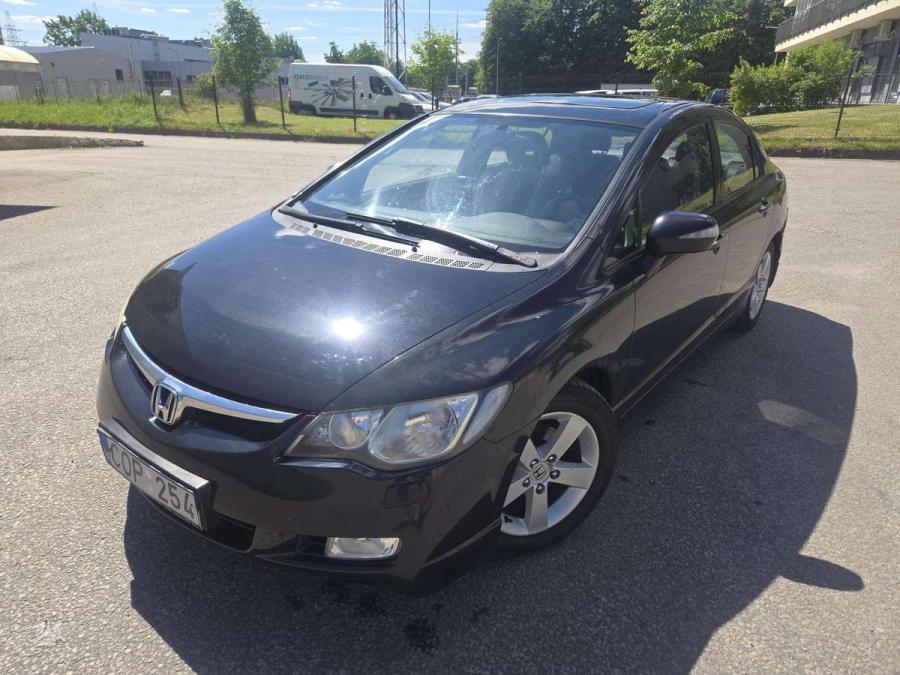 Melns Honda Civic 2007 Viļņa, ar dzinēja tilpumu 1.80 L un nobraukumu 210 tūkst. km par 2100 €, foto 10 vietnē AUTOMOTO.COM.LV