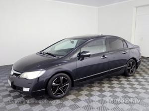 Black Honda Civic 2007 in Tallinn, with an engine capacity of 1.80 L and mileage of 369 thousand km for 1199 €, photo 3 on AUTOMOTO.COM.LV