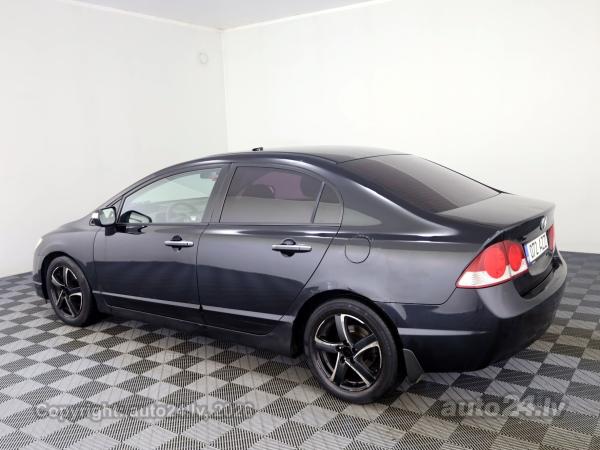 Черный Хонда Цивик 2007 в Таллин, объемом двигателя 1.80 л и пробегом 369 тыс. км за 1199 €, фото 5 на AUTOMOTO.COM.LV