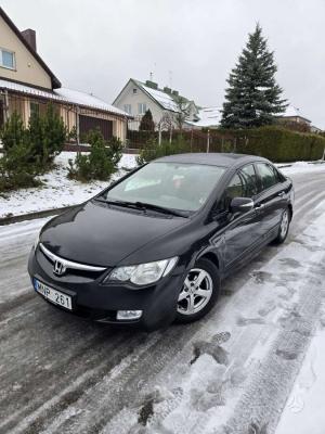 Melns Honda Civic 2008 Viļņa, ar dzinēja tilpumu 1.34 L un nobraukumu 260 tūkst. km par 2100 €, foto  vietnē AUTOMOTO.COM.LV