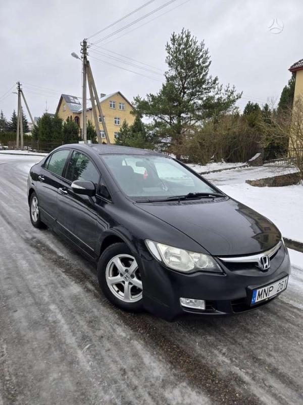 Melns Honda Civic 2008 Viļņa, ar dzinēja tilpumu 1.34 L un nobraukumu 260 tūkst. km par 2100 €, foto 2 vietnē AUTOMOTO.COM.LV