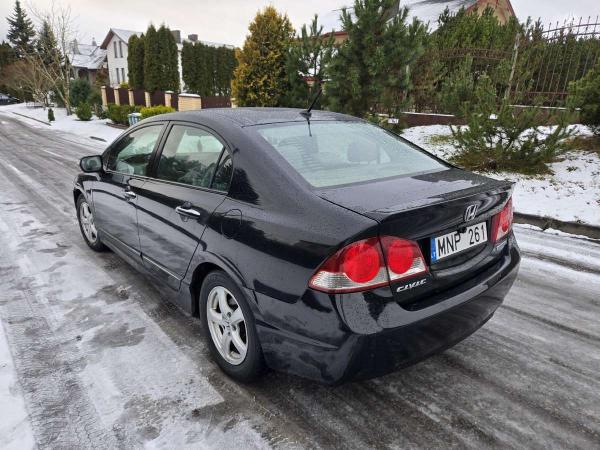 Melns Honda Civic 2008 Viļņa, ar dzinēja tilpumu 1.34 L un nobraukumu 260 tūkst. km par 2100 €, foto 7 vietnē AUTOMOTO.COM.LV